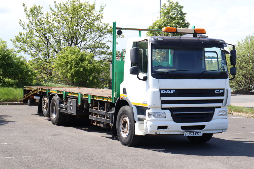 DAF CF75 310 6X2 32FT CHEESEWEDGE BEAVERTAIL (2013) - Comvex Trucks