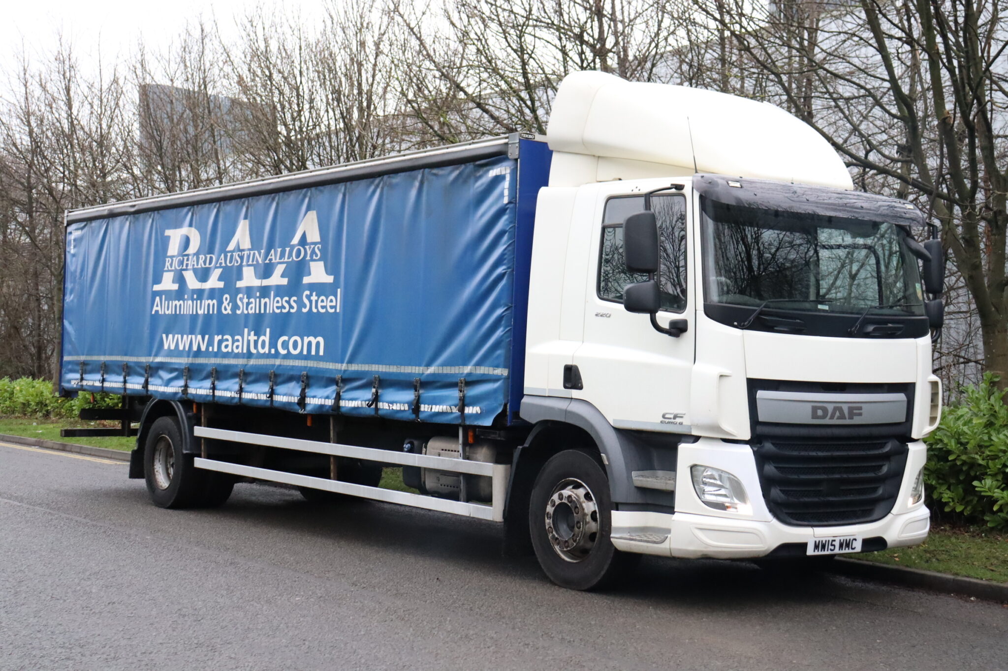 DAF CF 220 4X2 32FT CURTAINSIDE (2015) - Comvex Trucks
